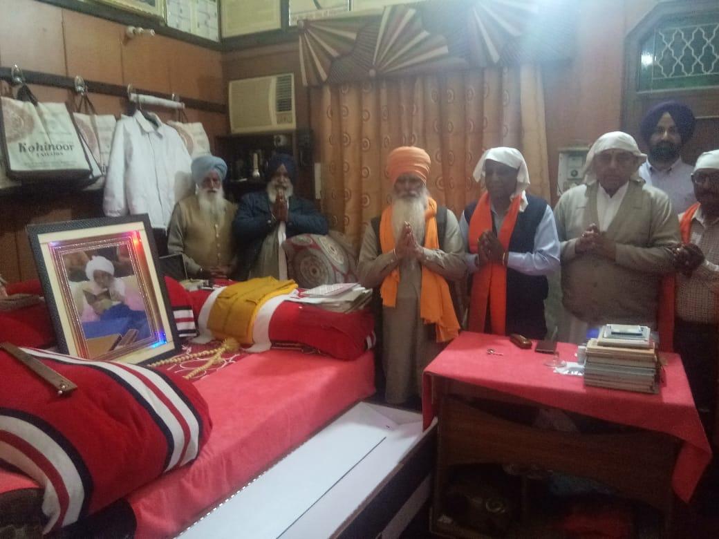 ਸੁਭਾਸ਼ ਸੂਦ ਨੂੰ ਬਾਬਾ ਪਰਮਜੀਤ ਹੰਸਾਲੀ ਵਾਲਿਆਂ ਕੀਤਾ ਸਨਮਾਨਿਤ