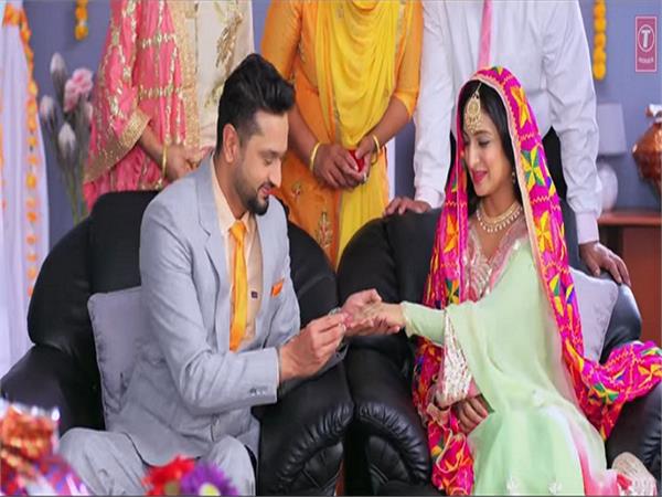 ਹੈਪੀ ਰਾਏਕੋਟੀ ਦੀ ਮਿੱਠੀ ਆਵਾਜ਼ 'ਚ 'ਲਾਵਾਂ ਫੇਰੇ' ਦਾ 'ਕੱਚੇ ਪੱਕੇ ਸੁਪਨੇ' ਗੀਤ ...