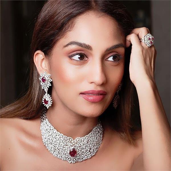 ਖੂਬਸੂਰਤੀ 'ਚ ਐਸ਼ਵਰਿਆ ਦੀ ਭਾਬੀ ਸ਼੍ਰੀਮਾ ਰਾਏ ਦਾ ਨਹੀਂ ਕੋਈ ਜਵਾਬ, ਤਸਵੀਰਾਂ ਹਨ ...