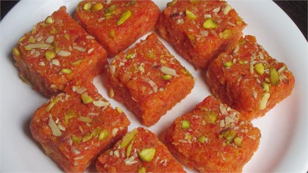 Cooking Tips : ਸਰਦੀਆਂ ’ਚ ਜ਼ਰੂਰ ਬਣਾ ਕੇ ਖਾਓ ਗਾਜਰ ਵਾਲੀ ਬਰਫ਼ੀ