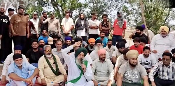 ਦਰਵੇਸ਼ ਪਿੰਡ 'ਚ ਲੁੱਕ ਪਲਾਂਟ ਨੇ ਮਚਾਈ ਤਬਾਹੀ: ਜ਼ਹਿਰੀਲੇ ਧੂੰਏਂ ਤੋਂ ਅੱਕੇ ਲੋਕਾਂ ...